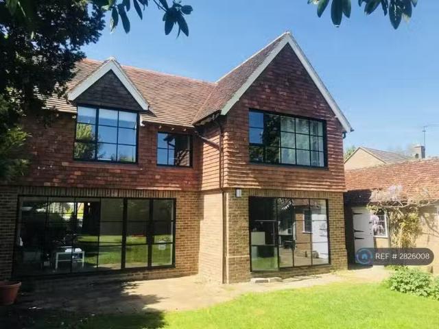 4 bedroom detached house for rent in Green End Street, Aston C.
