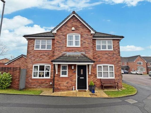 4 bedroom detached house for rent in Green Mill Close, Westhoughton, BL5