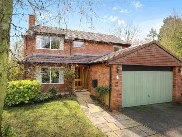 4 bedroom detached house for rent in Greenfield Way, Cuddingto.
