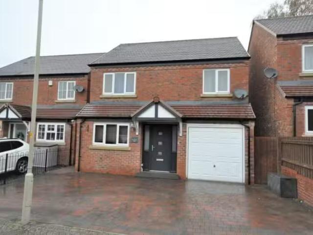4 bedroom detached house for rent in Guardians Walk, Wordsley.