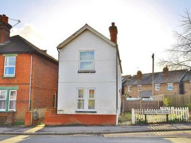 4 bedroom detached house for rent in Guildford Park Road Guildford Surrey GU2