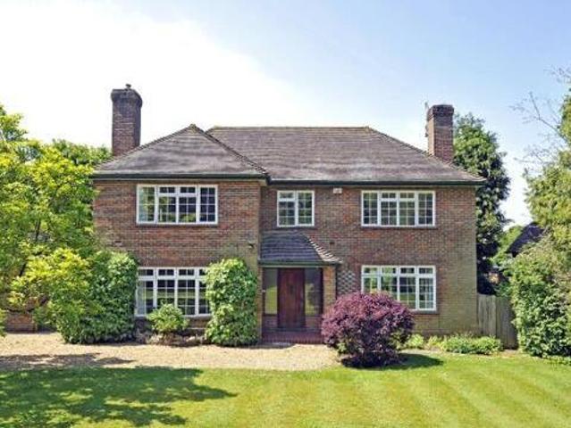 4 Bedroom Detached House For Rent In Guildford, Surrey