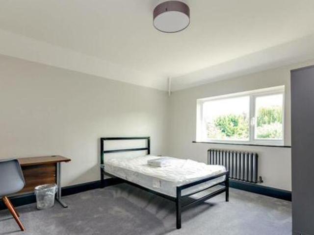 4 Bedroom Detached House For Rent In Guildford