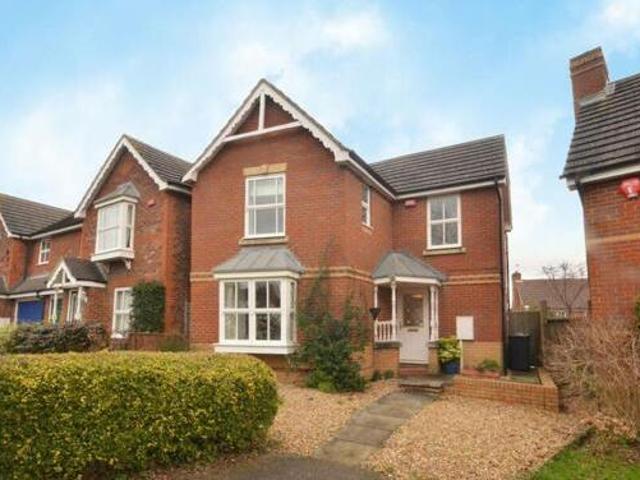 4 Bedroom Detached House For Rent In Guildford