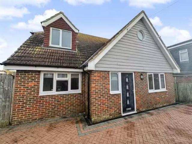 4 bedroom detached house for rent in Dorothy Avenue, Peacehave.