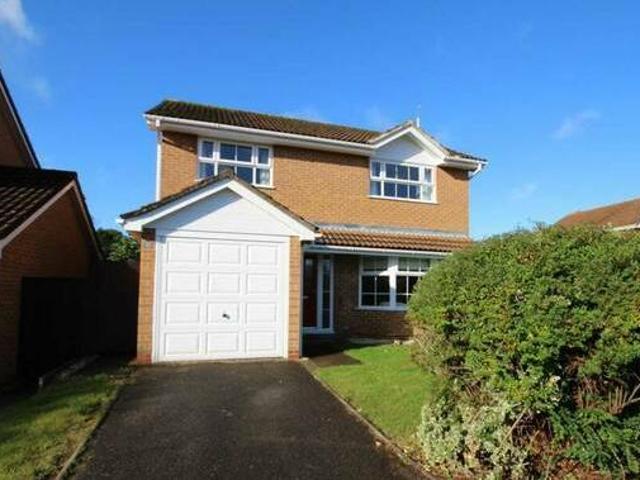 4 bedroom detached house for rent in Dorset Way Woosehill RG41