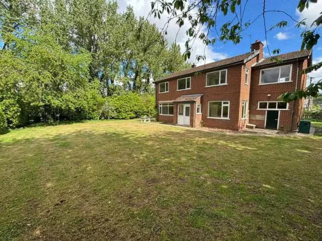 4 bedroom detached house for rent in Drewton, South Cave, HU15
