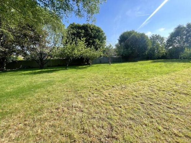 4 bedroom detached house for rent in East Farleigh, ME15