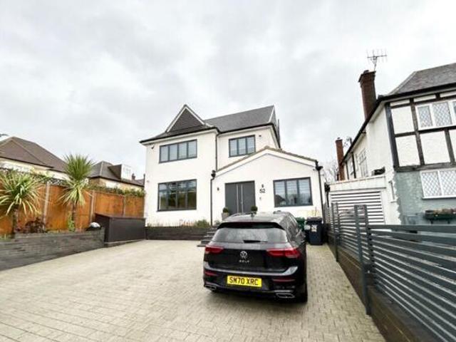 4 Bedroom Detached House For Rent In Edgware, Greater London