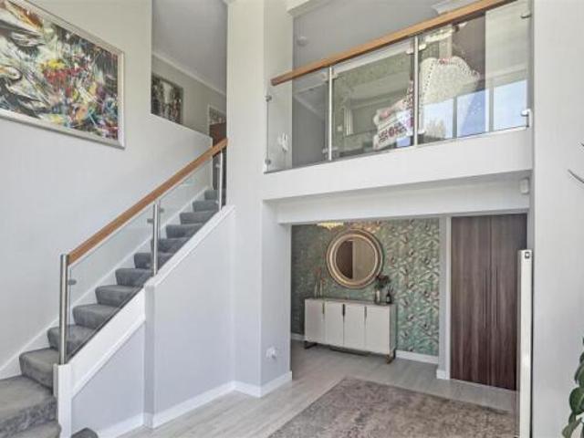 4 bedroom detached house for rent in Elgin Road, Talbot Woods, BH4