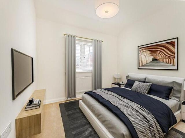 4 bedroom detached house for rent in Elm Park, Exeter, Devon, EX2