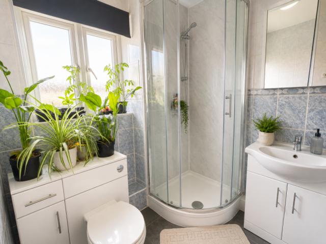 4 bedroom detached house for rent in Estoria Close, London, SW2