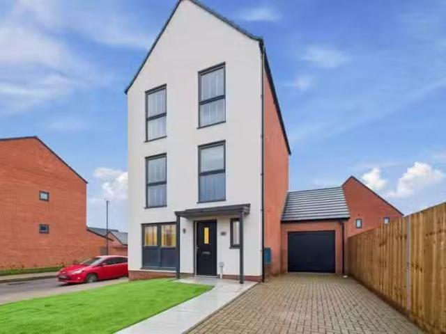 4 bedroom detached house for rent in Etteridge Drive, Derby, D.