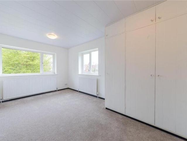 4 bedroom detached house for rent in Foxcroft, St. Albans, AL1