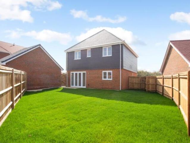 4 bedroom detached house for rent in Foal Hurst Green Paddock Wood TN12