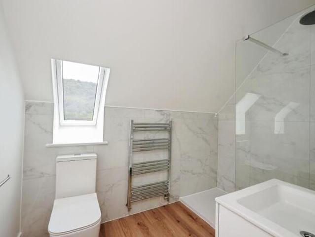4 bedroom detached house for rent in Folkestone Road, Dover, CT17
