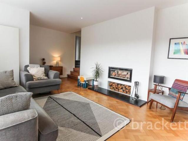 4 bedroom detached house for rent in Forest Way, Tunbridge Wells, TN2