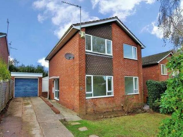 4 bedroom detached house for rent in Forsythia Drive Cardiff CF23