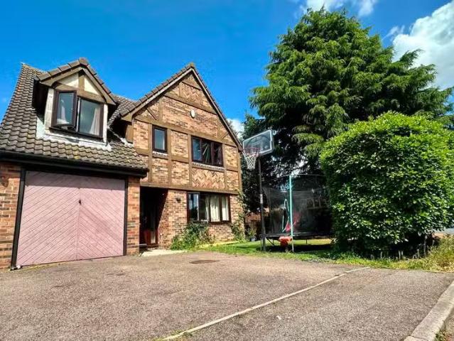 4 bedroom detached house for rent in Faulkner Close, Milton, C.