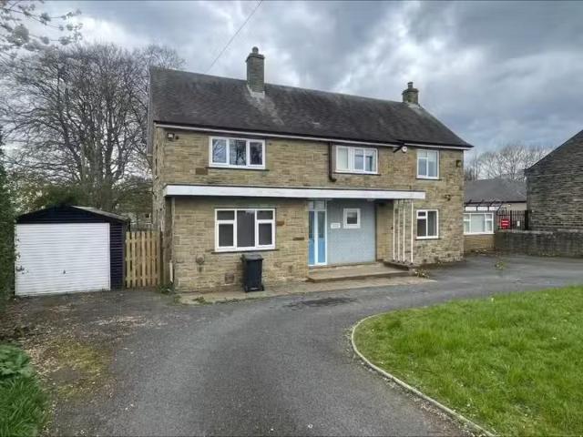 4 bedroom detached house for rent in Fagley Lane, Eccleshill.