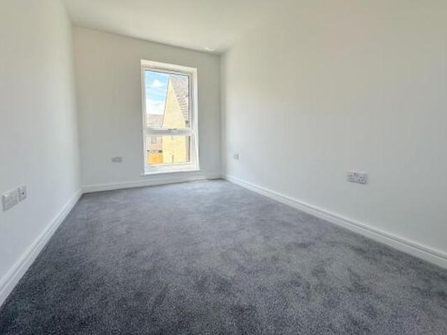 4 bedroom detached house for rent in Farmstead Close, Luton, LU1 2RD, LU1