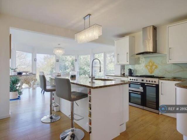 4 bedroom detached house for rent in Feversham Avenue, Bournemouth, BH8
