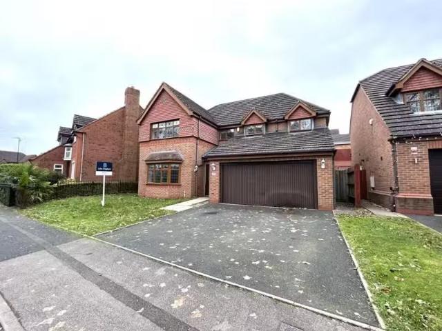 4 bedroom detached house for rent in Field Maple Road, Streetl.