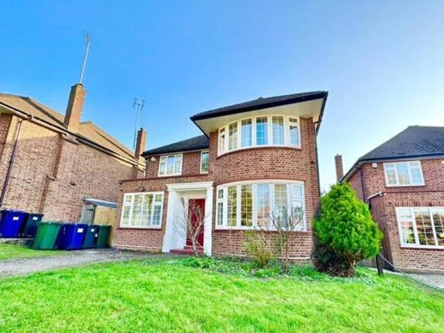 4 Bedroom Detached House For Rent In Finchley