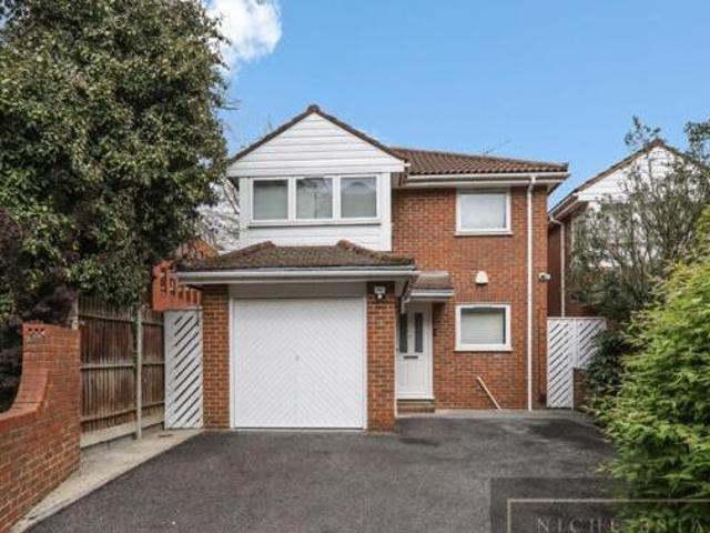 4 Bedroom Detached House For Rent In Finchley Central, London
