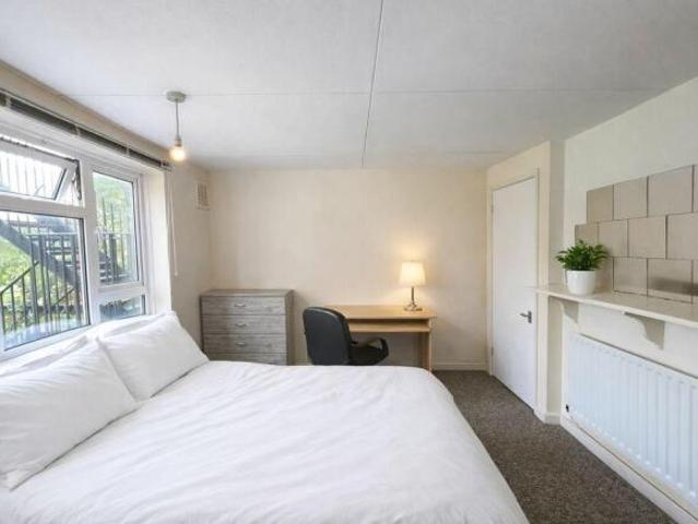 4 bedroom detached house for rent in Finsbury Road, Brighton, BN2