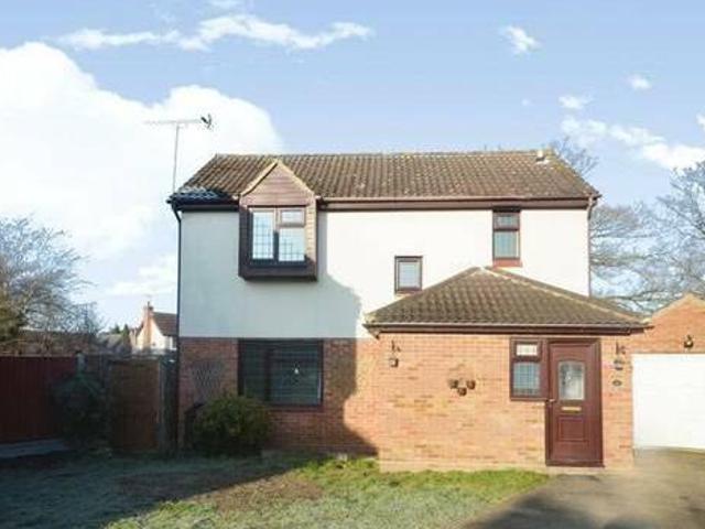 4 bedroom detached house for rent in Flintwich Manor Chelmsford Essex CM1