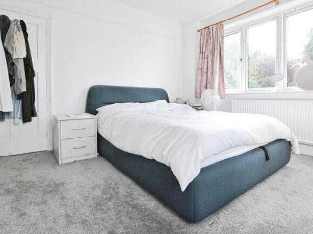 4 bedroom detached house for rent in Flora Grove, St Albans, AL1