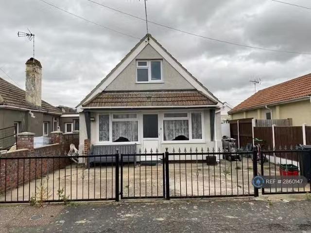4 bedroom detached house for rent in Flowers Way, Jaywick, Cla.