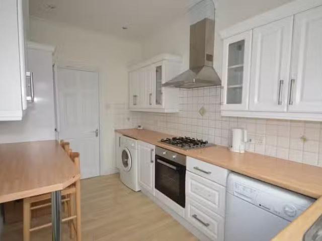 4 bedroom detached house for rent in Frampton Road, Winton, BH9