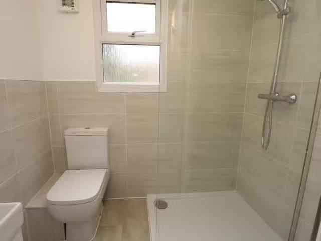 4 bedroom detached house for rent in Frampton Road, Bournemout.