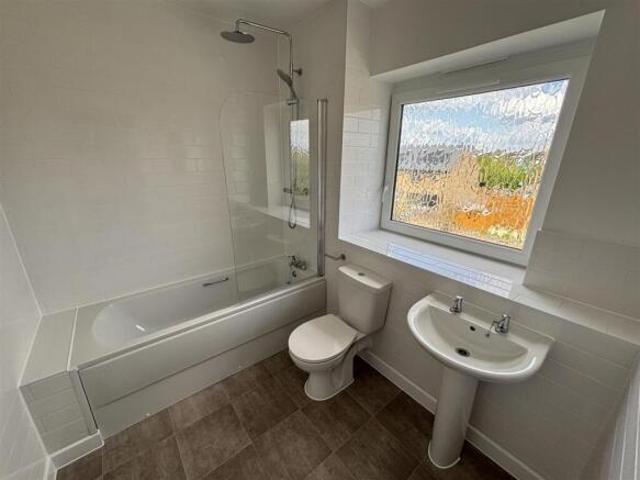 4 bedroom detached house for rent in Freston Road, Ipswich, IP3