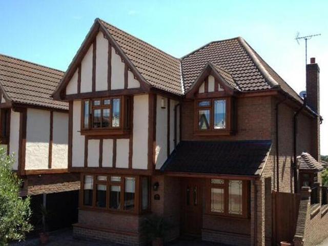 4 Bedroom Detached House For Rent In Hockley, Essex