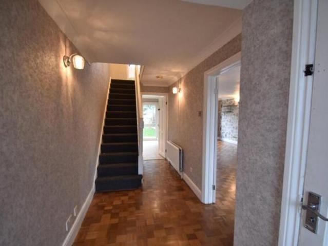 4 bedroom detached house for rent in Home Farm Way, Stoke Poges, Buckinghamshire, SL3
