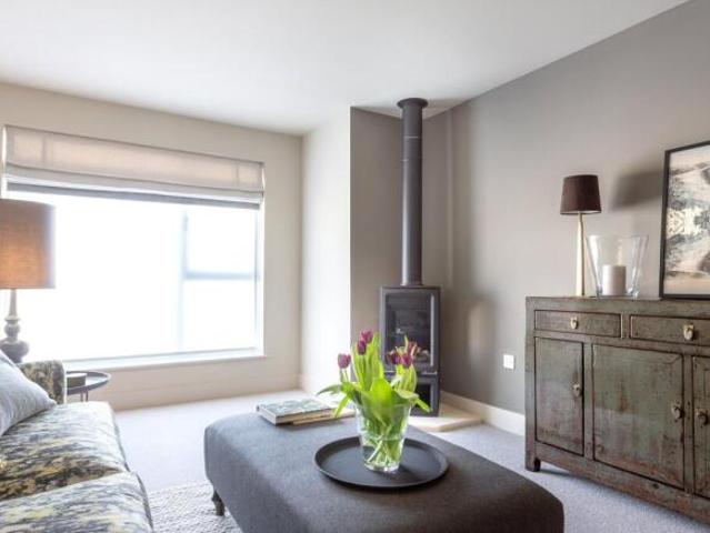 4 bedroom detached house for rent in Horsefair Street, Charlton Kings, Cheltenham, Gloucestershire, GL53
