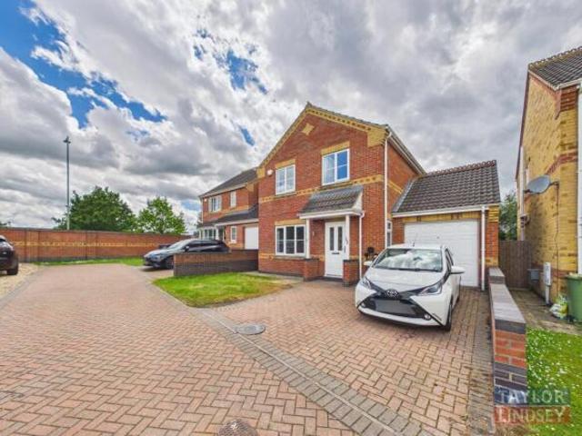 4 bedroom detached house for rent in Hawthorn Chase, Lincoln, Lincolnshire, LN2