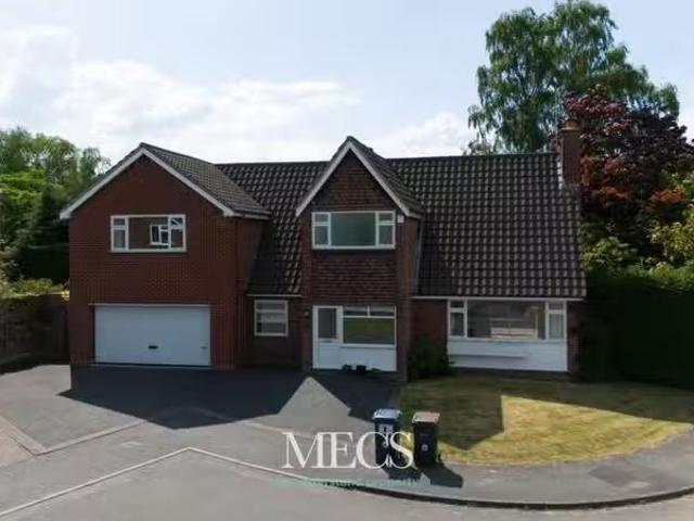 4 bedroom detached house for rent in Hazeley Close, Harborne.