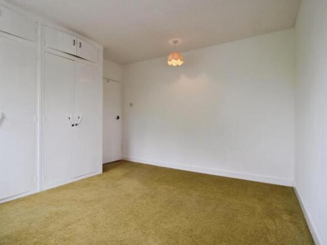 4 bedroom detached house for rent in Half Moon Crescent, Oadby, LE2