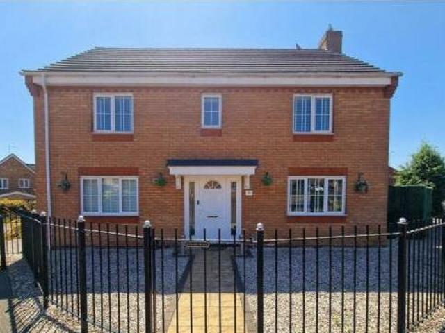 4 Bedroom Detached House For Rent In Hampton Hargate