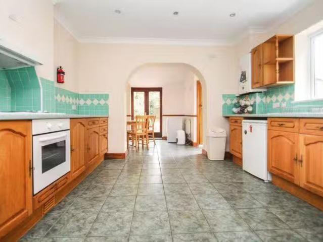 4 bedroom detached house for rent in Hankinson Road, Bournemou.