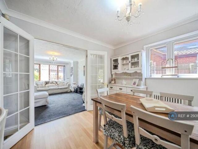 4 bedroom detached house for rent in Harlequin Place, Milton Keynes, MK5