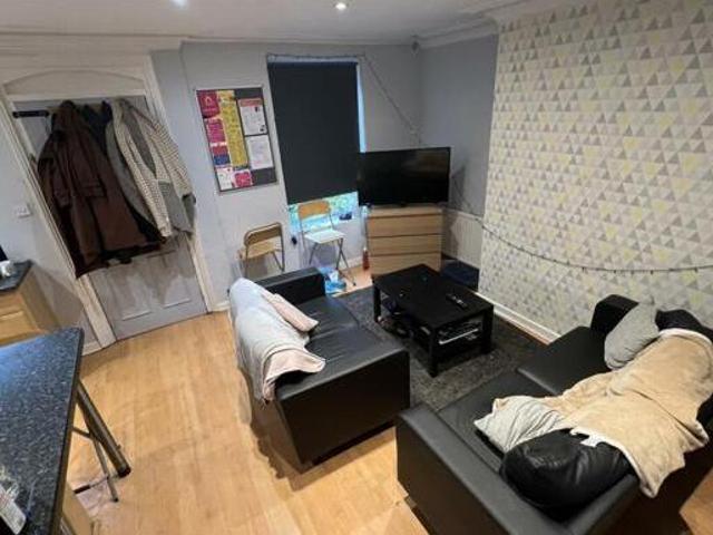 4 Bedroom Detached House For Rent In Headingley