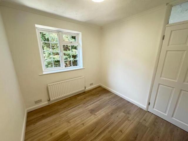 4 bedroom detached house for rent in Hitchin Road, Luton, Bedfordshire, LU2 7UT, LU2