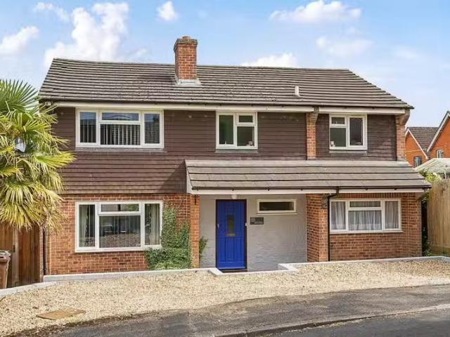 4 bedroom detached house for rent in Hillbury Avenue, Andover.