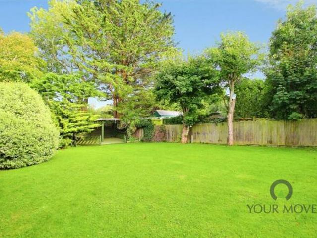 4 bedroom detached house for rent in Huggetts Lane, Eastbourne, East Sussex, BN22