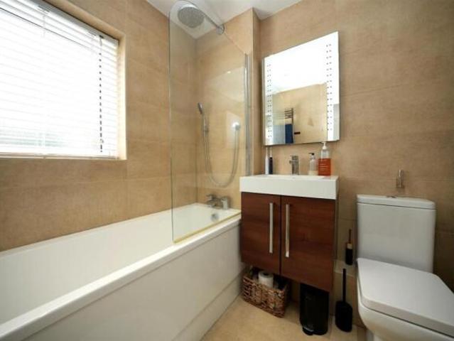 4 bedroom detached house for rent in Hurst Hill, Walderslade Woods, ME5